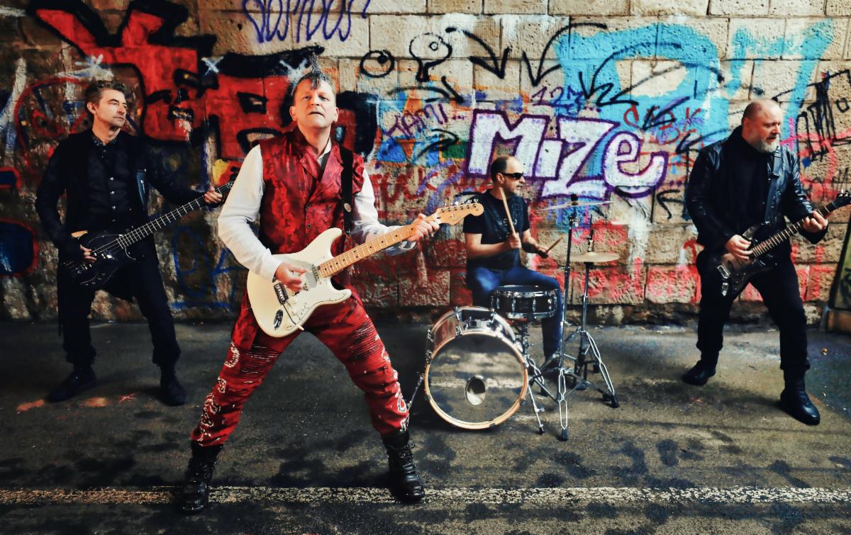 German Rock/Metal Band Wolfsstunde, unveils new single "Tapete ...